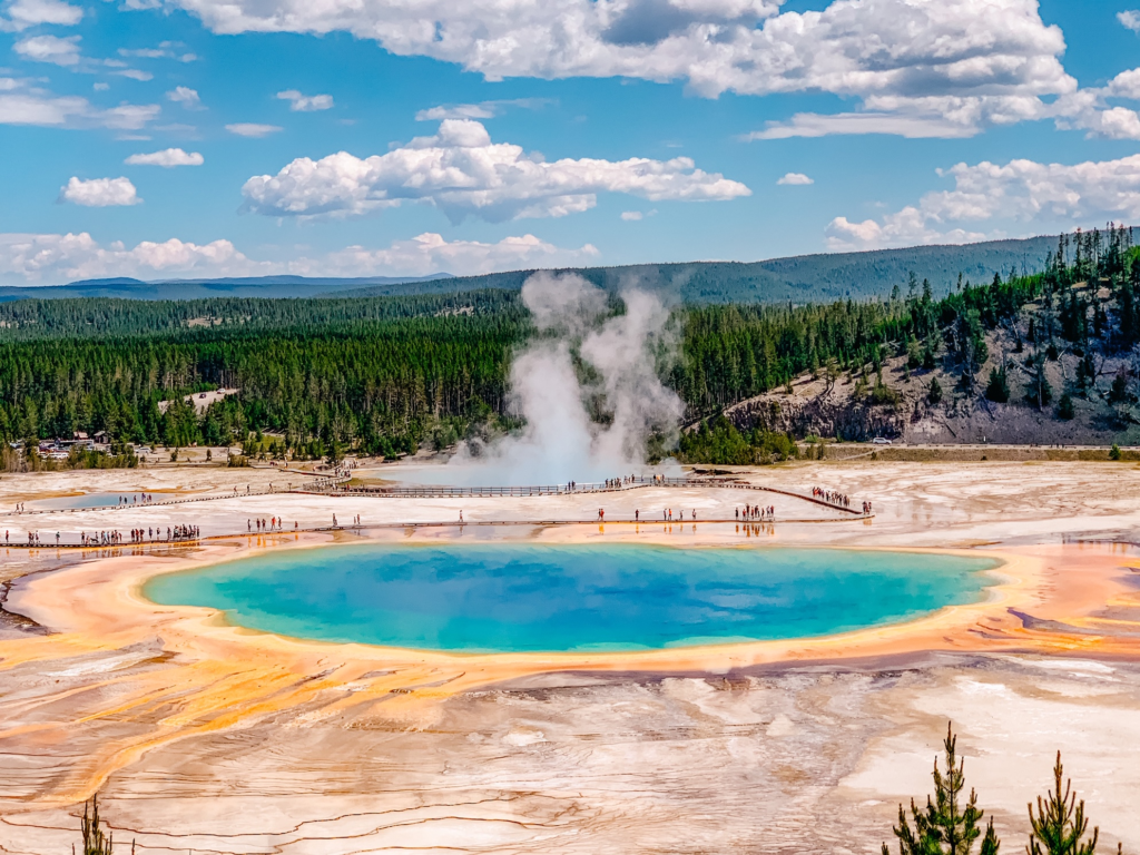Yellowstone Travel Guide – The Globetrotting Accountant